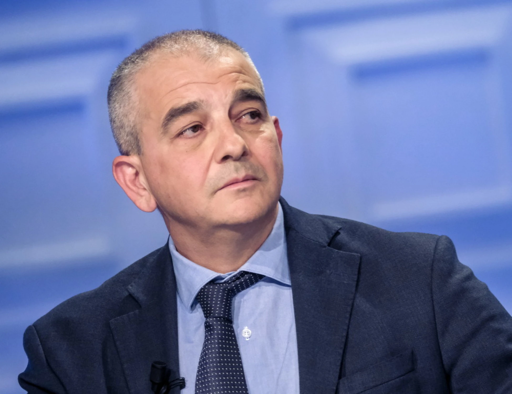 Pd, chi dice no alla "Linea Scarpinato": delirio contro Fazzolari, esplode la sinistra | Libero ...