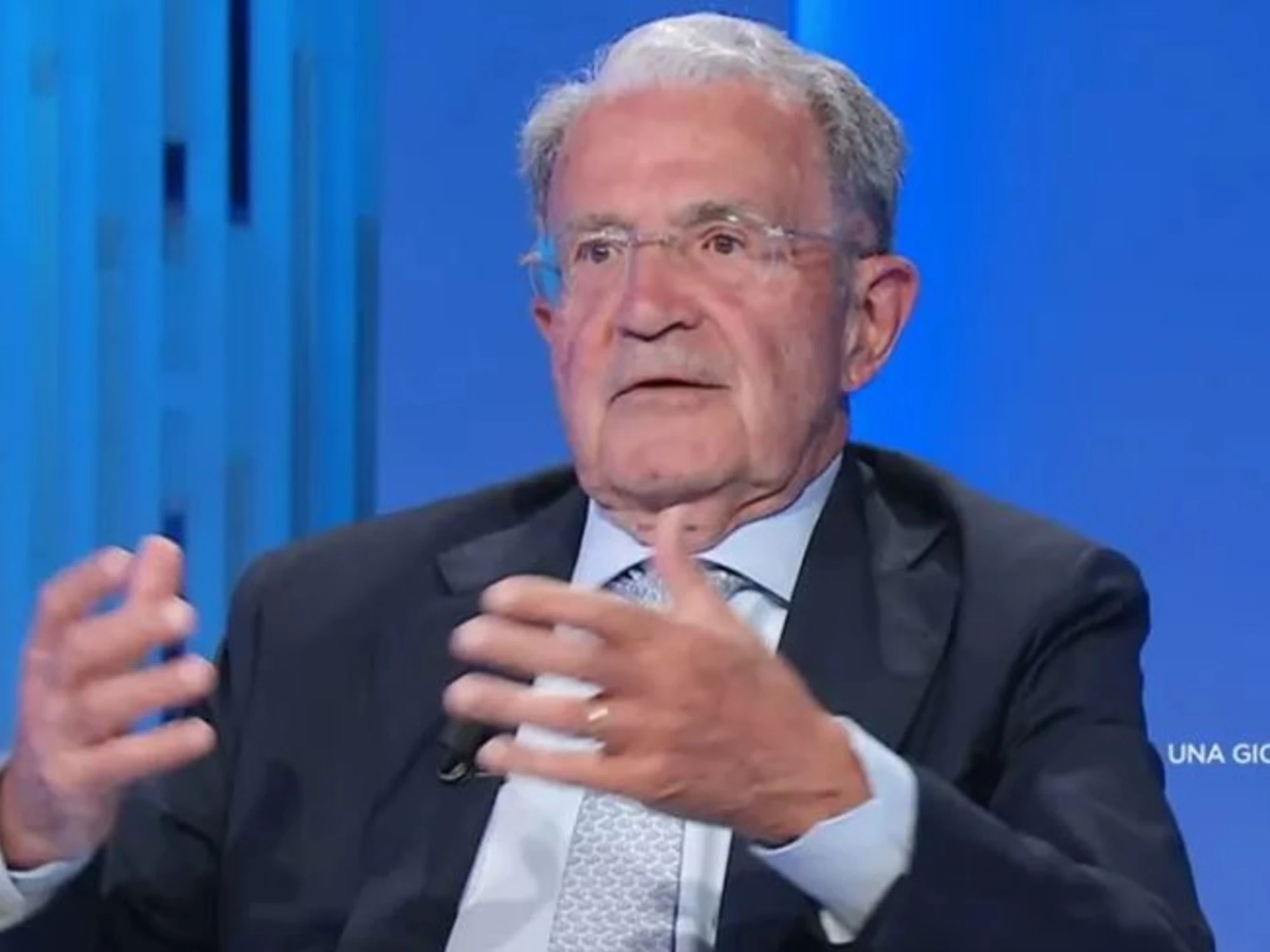 Otto e Mezzo, Prodi fuori controllo su Giorgia Meloni: "Se mangia ...