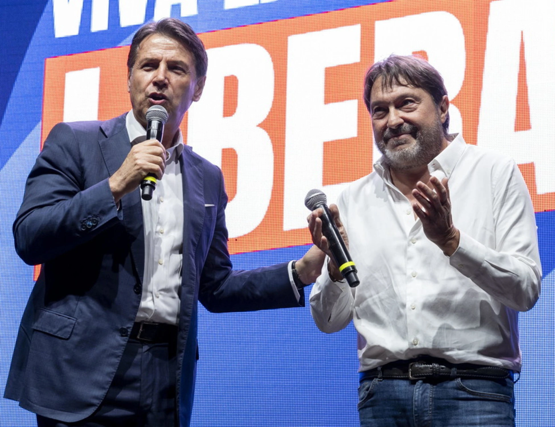 I 5 Stelle oggi difendono i giornalisti: ma li chiamavano sciacalli, sterco e "putt***e ...