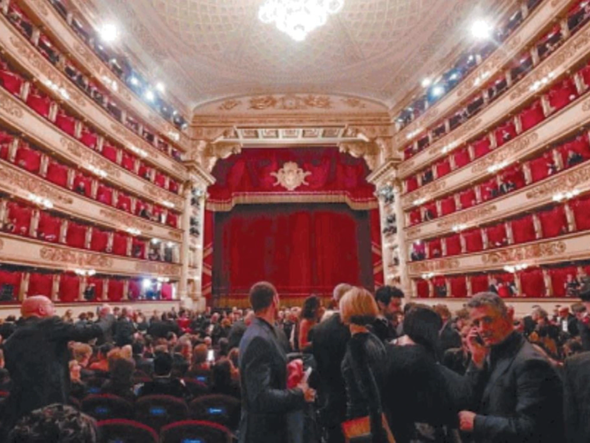 Alla Scala in infradito e canotta? Il teatro fa bene a dire "basta ...