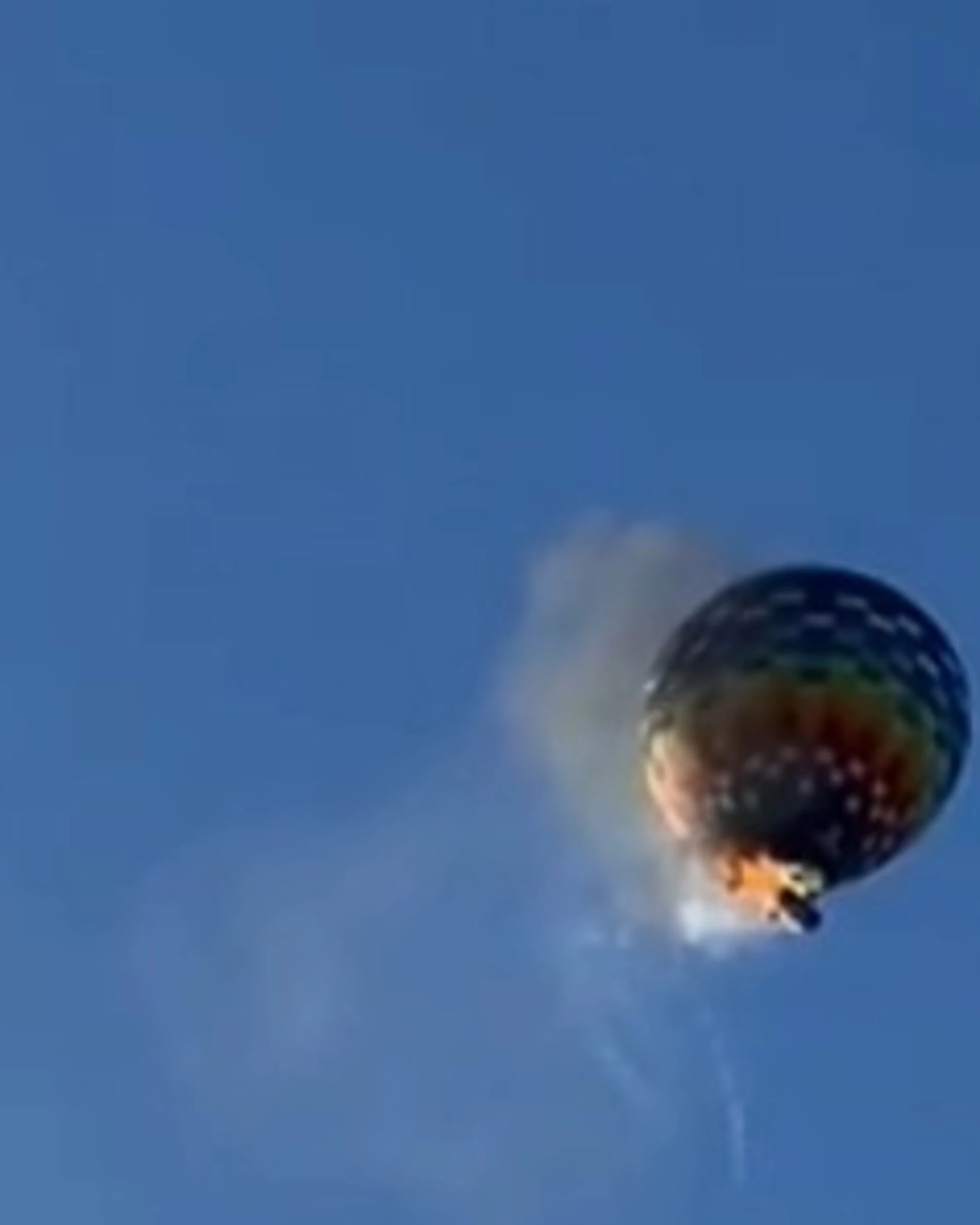 Brasile, mongolfiera prende fuoco e si schianta: 8 morti | Libero ...